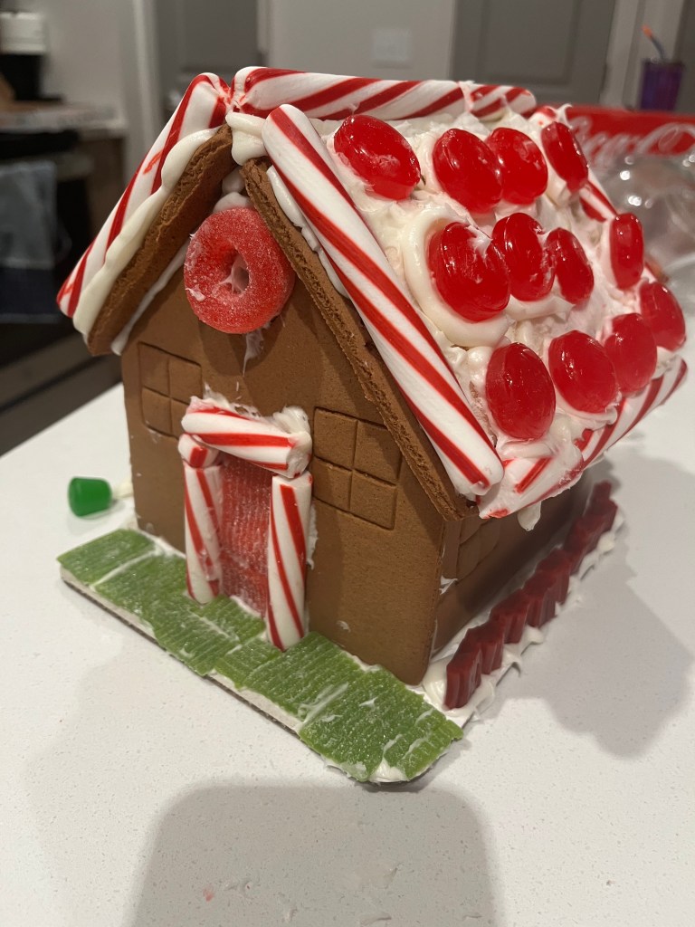 Everything You Need for the Perfect Gingerbread House Decorating Party ...