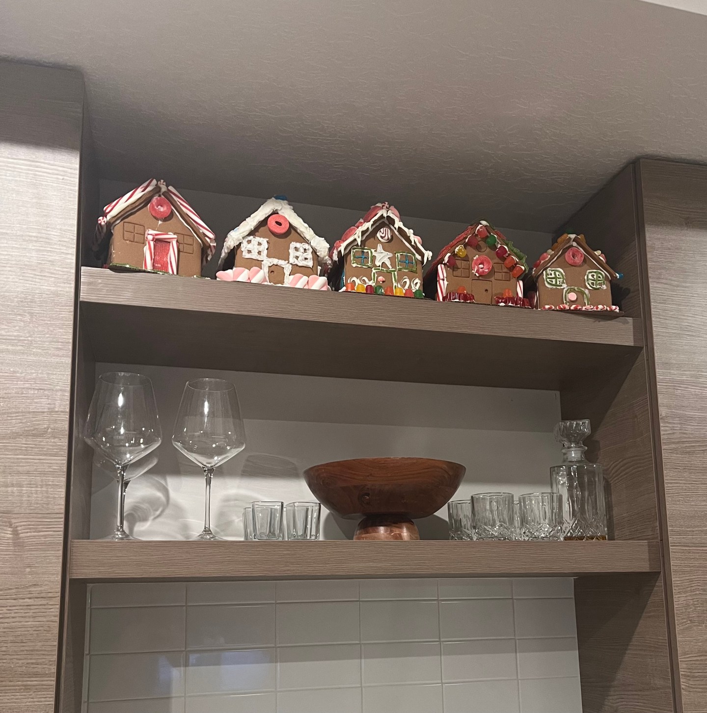 Everything You Need for the Perfect Gingerbread House Decorating Party ...